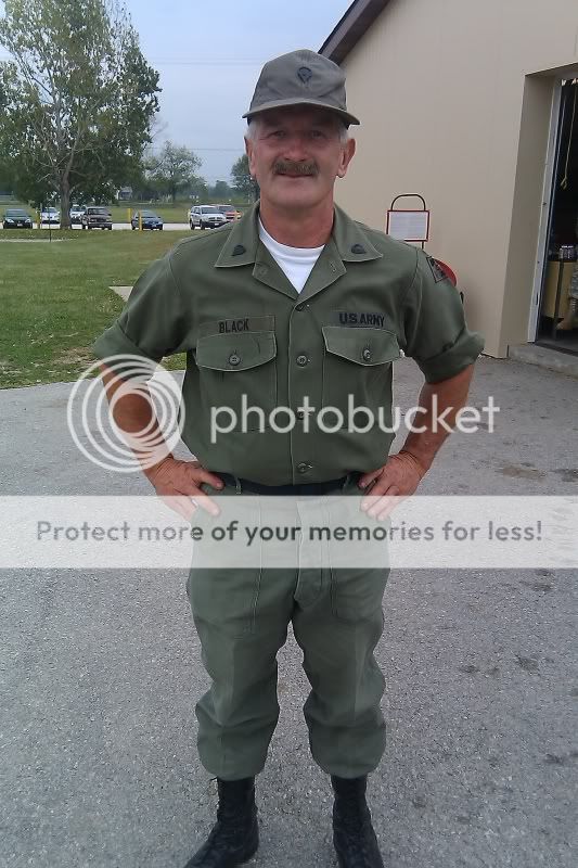 The pickle suit looks pretty good on an old fart. > General Discussion ...